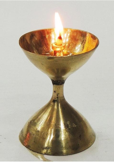 Buy Women Akhand Deepak - HPI00790 - Ritual & Puja Items - Indya