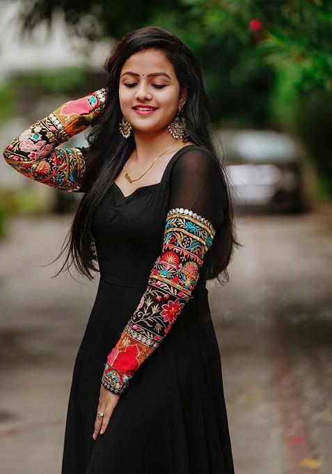 Buy Women Black Abstract Print Poly Blend Anarkali Kurta - XDR00929 - Anarkali Suits - Indya