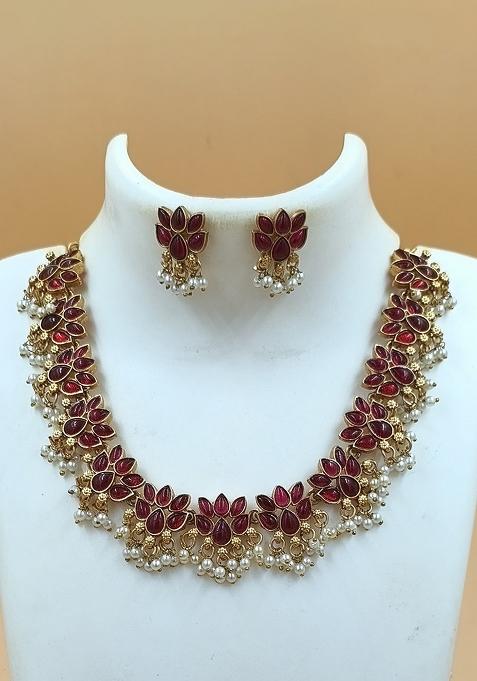 Buy Women Matte Gold Plated Pota Stone And Pearl Necklace Set ...