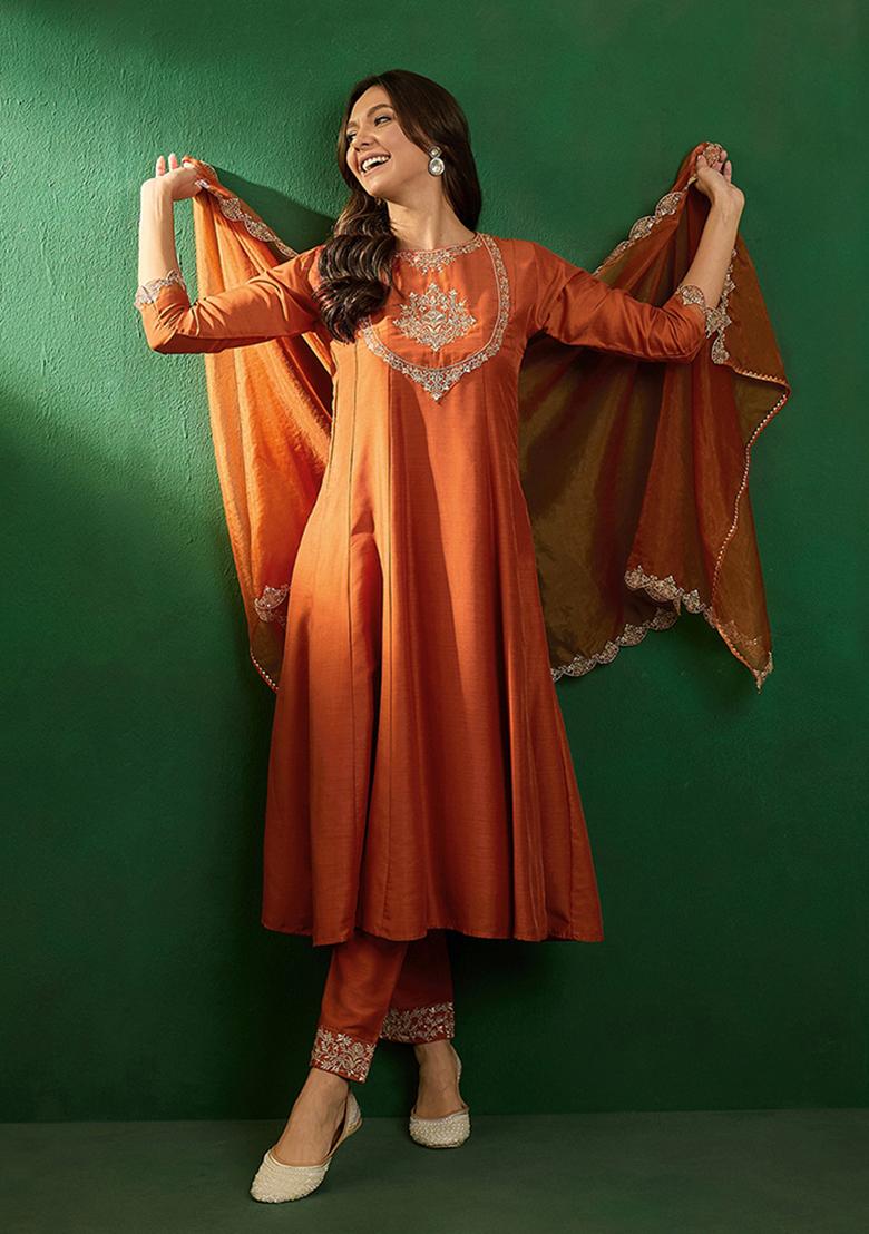 Buy Women Orange Zari Sequin Embroidered Organza Kurta Set - XKS00295 ...