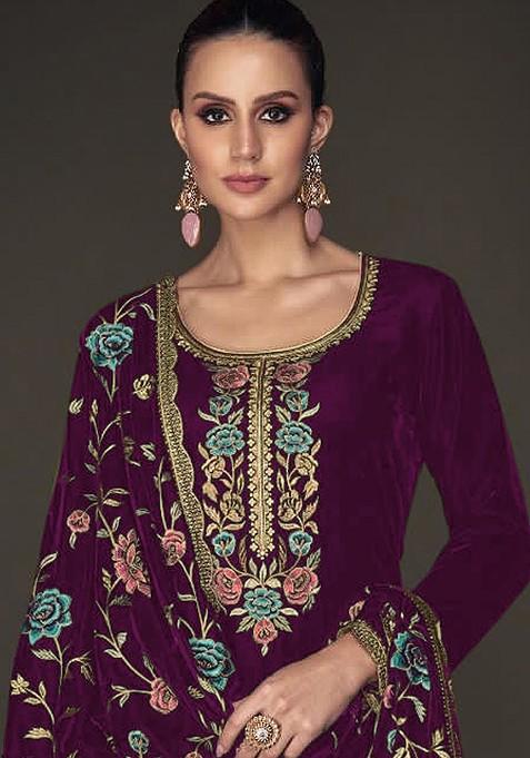 Buy Women Purple Embroidered Velvet Kurta Set - XKS00934 - Fits for ...
