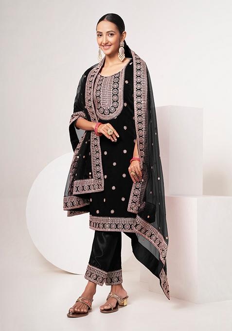 Buy Women Black Embroidered Velvet Kurta Set - XKS02339 - Salwar Kameez ...