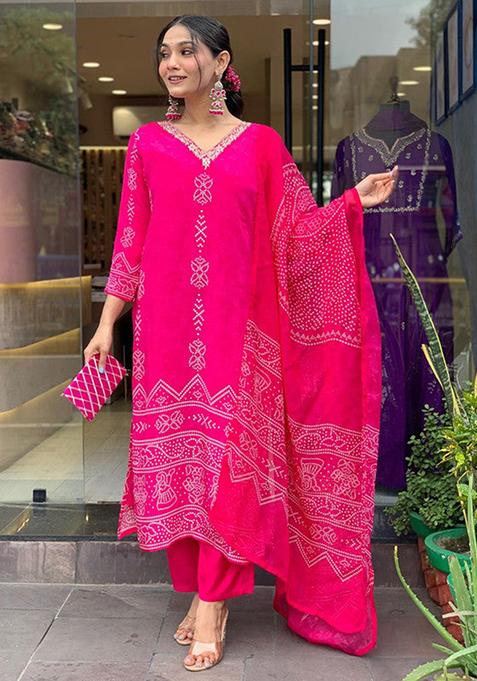 Buy Women Rani Pink Embroidered Crepe Kurta Set - XKS20119 - Kurta Sets - Indya