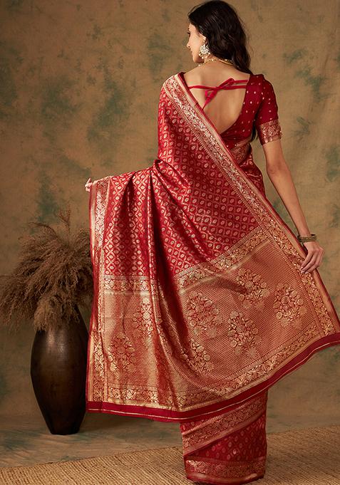 Buy Women Red Woven Jaal Work Banarasi Silk Saree Set - XSR02529 - Silk Sarees - Indya