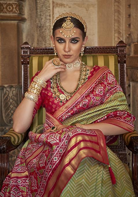 Buy Women Mehendi Green Printed Woven Silk Saree Set - XSR22788 - Silk ...